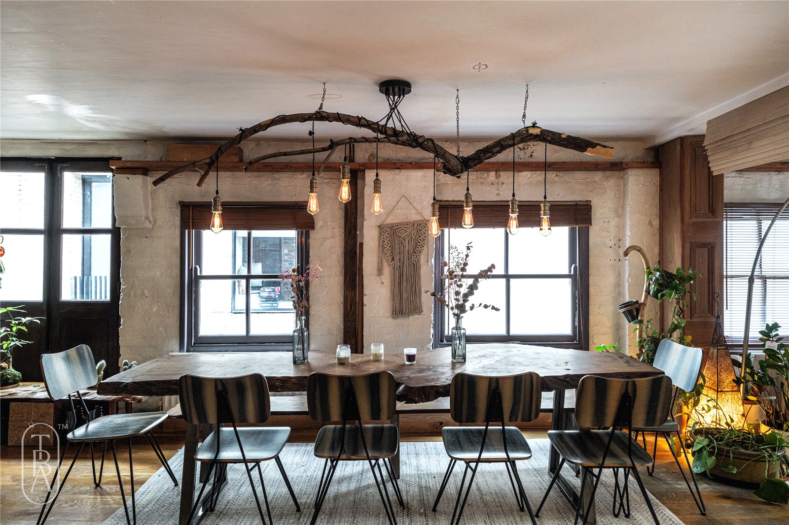 French Place E1 - The Bespoke Agent